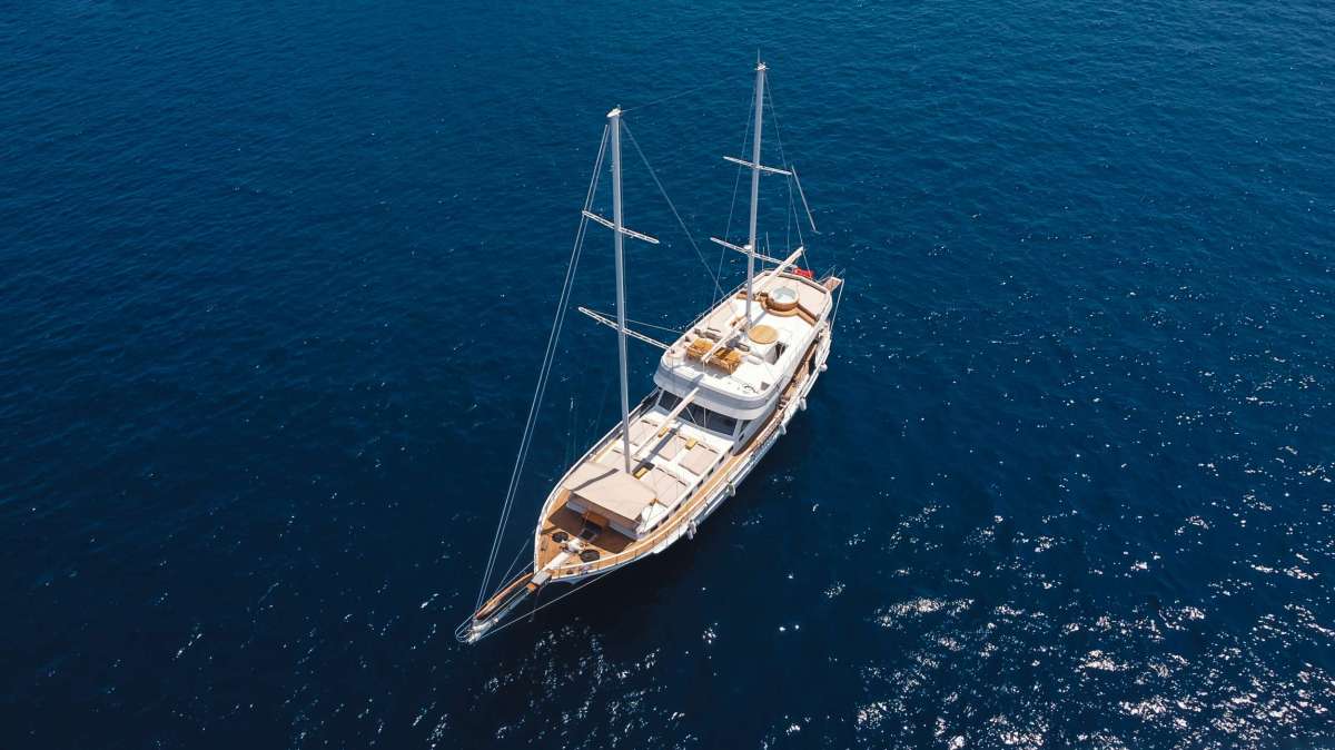 Escape - Infinity Yacht Charters